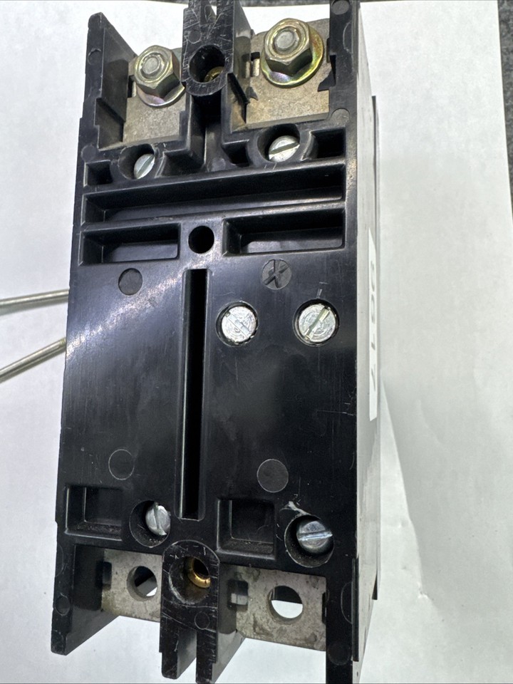 Cutler Hammer CC2200 200 Amp 2 Pole Circuit Breaker CC 240V 200A Lugs ...