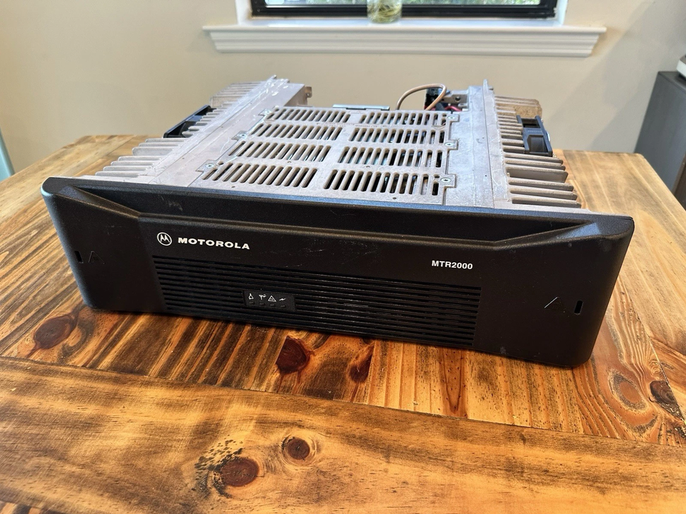 Motorola MTR2000 900MHz (935-940) Smartnet Trunked 75Watts Model ...