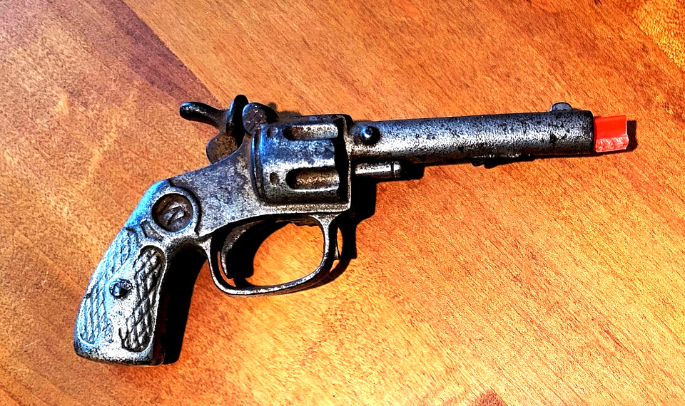 Lot 4 Antique Cast Iron Cap Gun Revolvers KID 1923, 2 Smith & Wesson ...