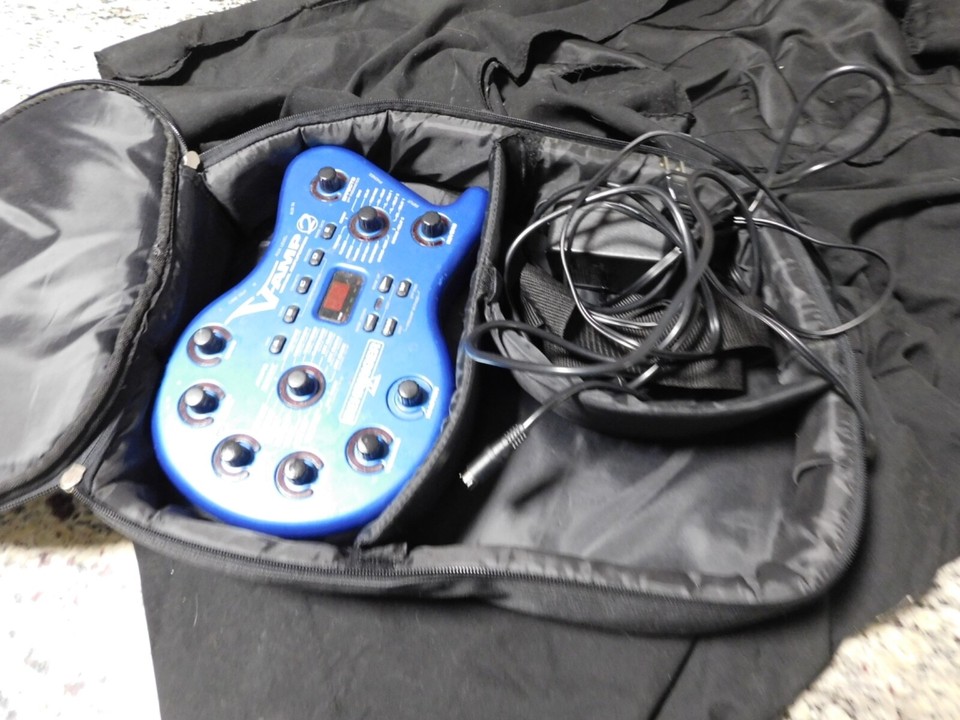 Behringer V-Amp 2 electric guitar multi-effect processor amplifier good ...