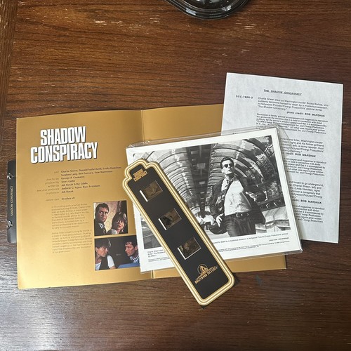 1997 Shadow Conspiracy Charlie Sheen Linda Hamilton Movie Stills Photos ...