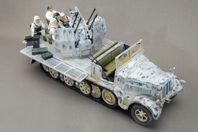 Tamiya 1/35 German Army 8-ton half-track with 4-unit anti-aircraft gun ...