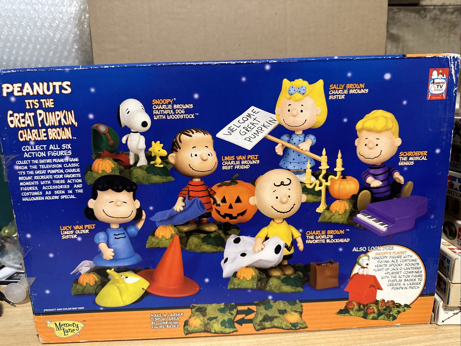 It's The Great Pumpkin Charlie Brown Peanuts Memory Lane Figures ...