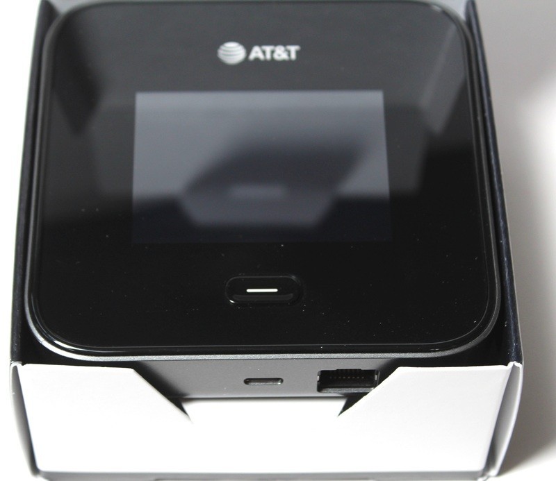 NETGEAR Nighthawk M7 Pro MR7400 AT&T 5G Wi-Fi 7 Mobile Hotspot Router ...