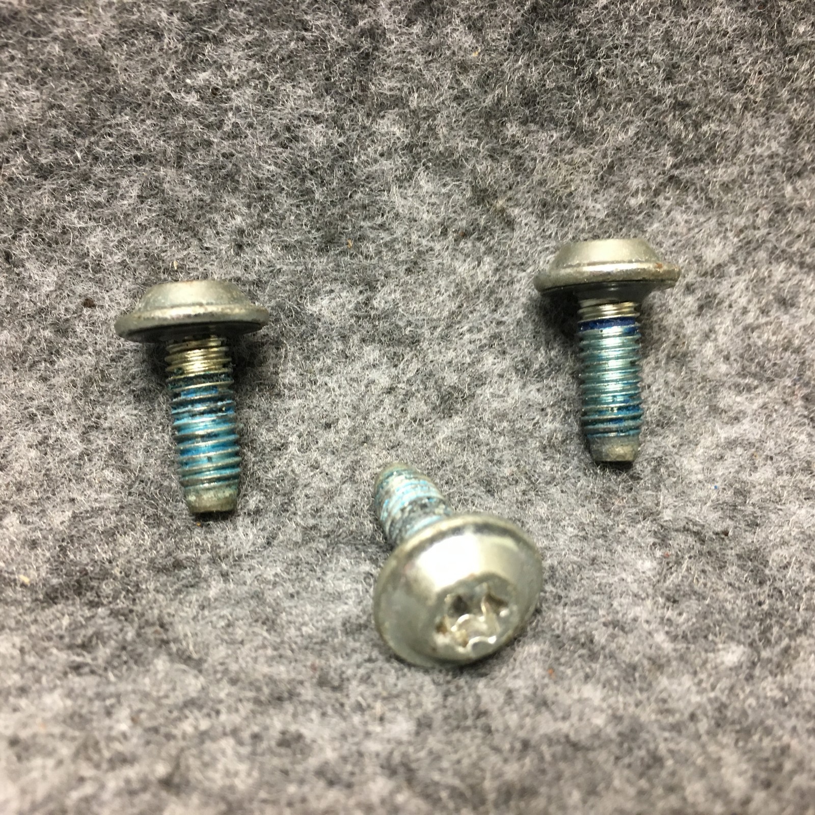 2004-08 Suzuki Forenza (3) Door Latch Mech Mounting Bolts Torx Screws ...