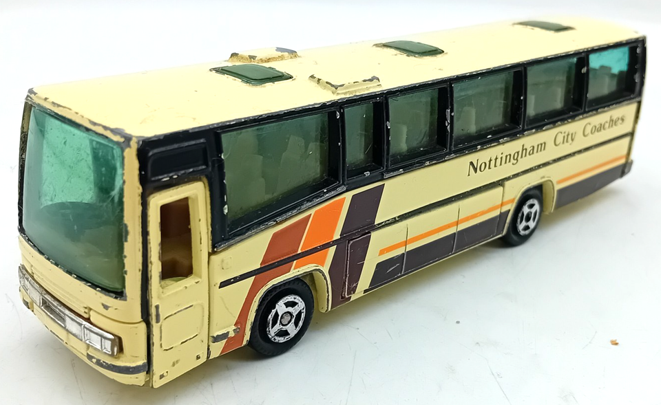 CORGI DIE-CAST COACHES - Plaxtons Paramount 3500 - National Express ...