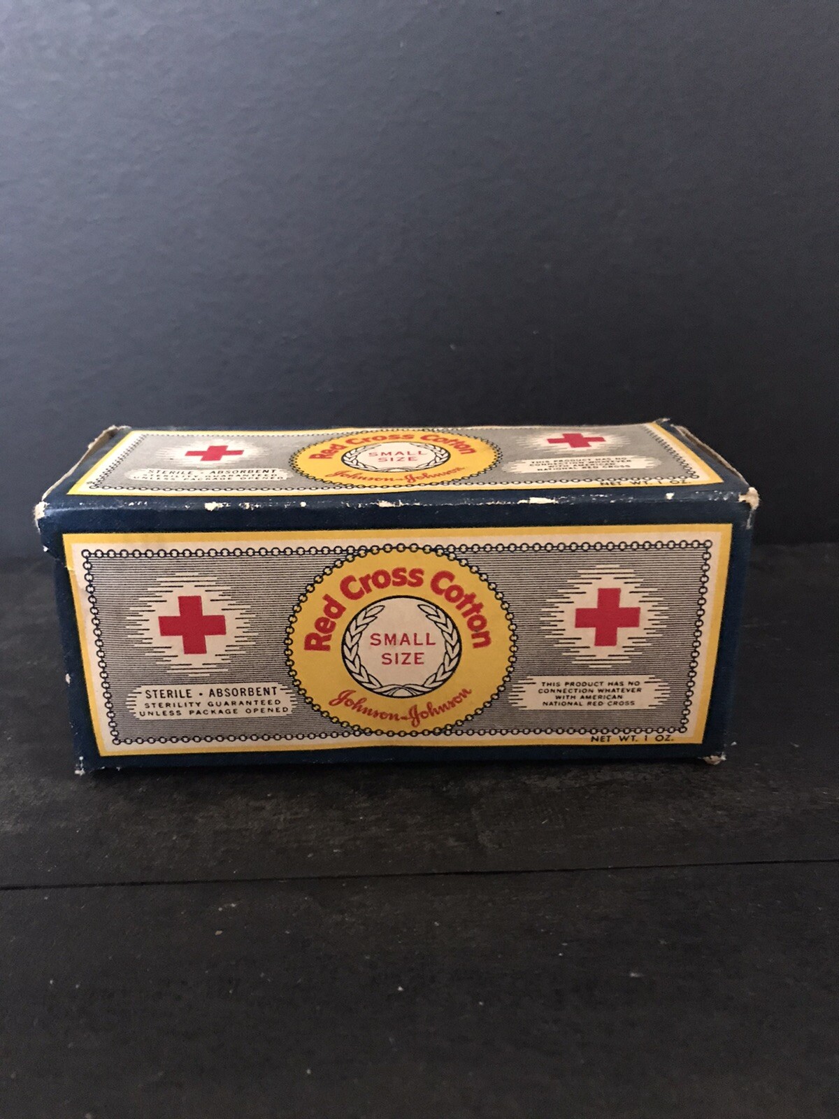 VINTAGE JOHNSON & JOHNSON RED CROSS COTTON ORIGINAL BOX WITH CONTENTS ...