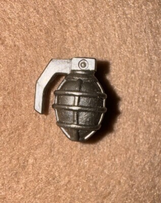 Vintage Rambo Fire Power GRENADE shell bomb 1985 Coleco silver weapon ...