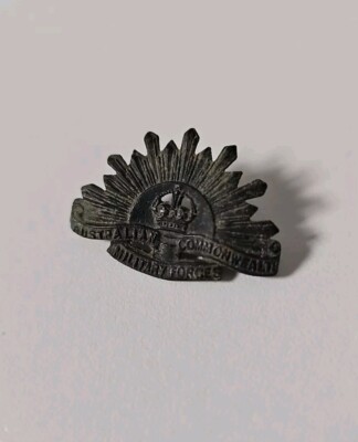WW2 Australian Commonwealth Military Forces Rising Sun Collar Badge | eBay
