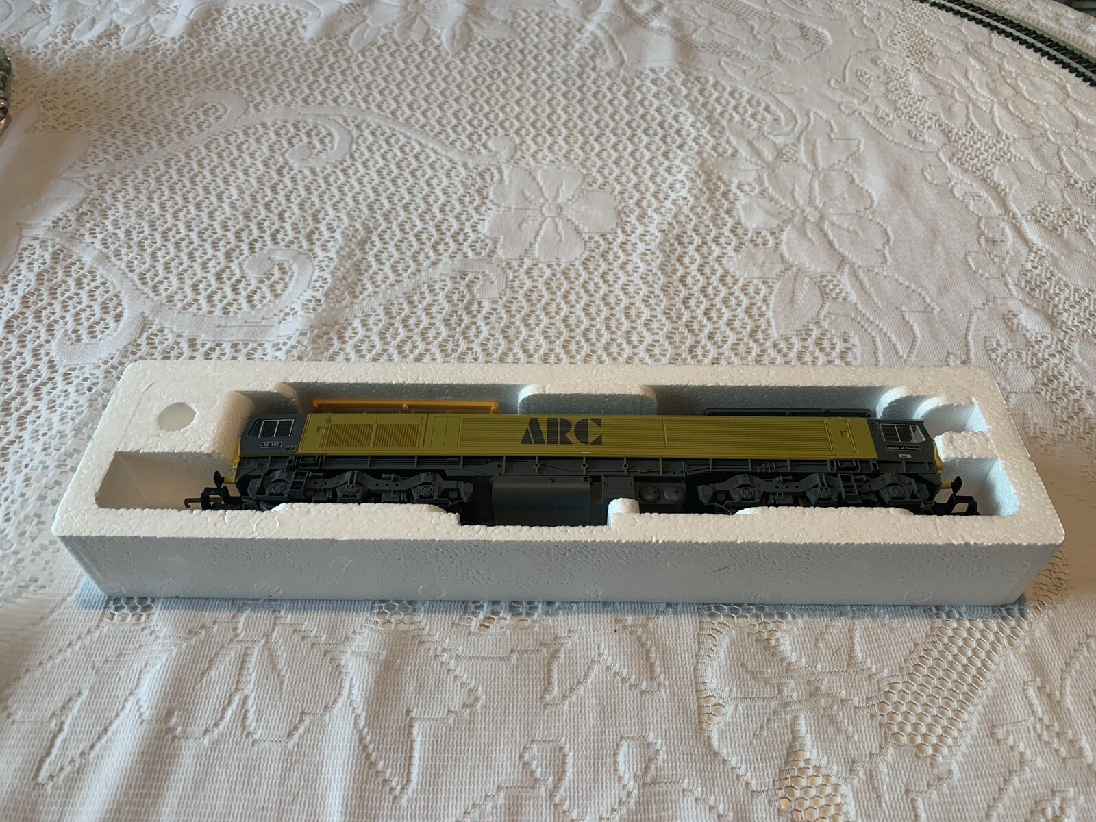 Lima 00 Gauge Arc Class 59 Coco Diesel Locomotive 59102 Village of ...