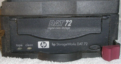 HP StorageWorks Q1529-2621 DAT 72 LVD SCSI Tape Drive in the hotswap ...