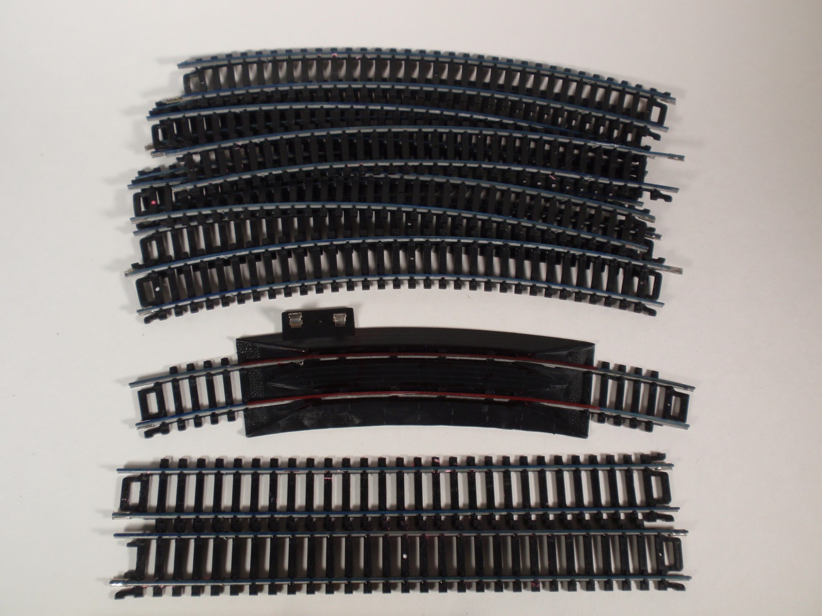 Group Lot Life-Like Train Cars Track Curved Straight Cars Broken Need ...