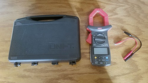 UNI-T UT206 Digital Clamp Meter with Temperature Count Lightly Used w ...