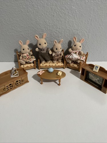 Sylvanian Families Calico Critters Milk Rabbit Family & Living Room Set ...