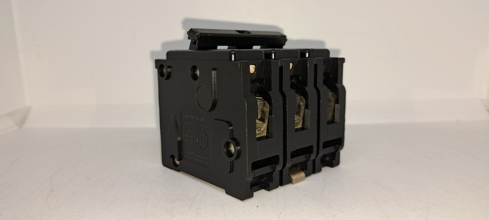 ITE QP3-B100 3 Pole 100 Amp 240 Volt Plug On Type QP Circuit Breaker ...
