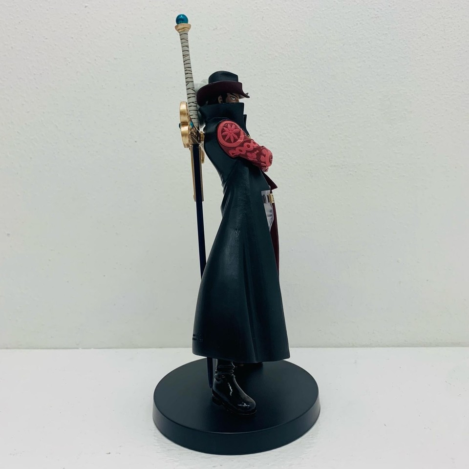 Used Dracule Mihawk (Hawkeye Mihawk) One Piece Assembly Dx Figure The ...