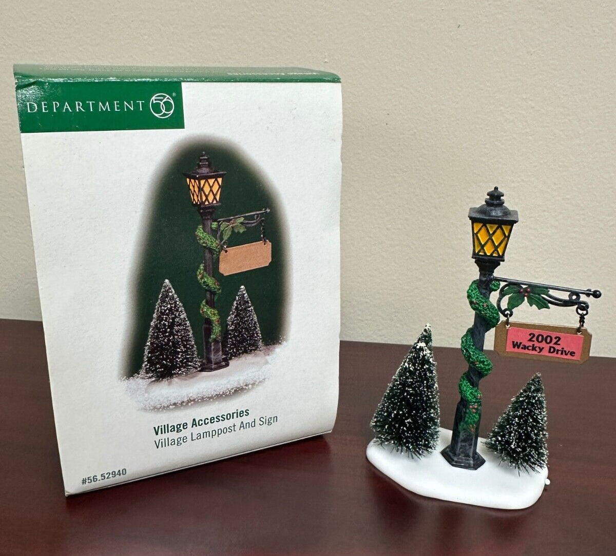 Department 56 "Village Lamp post And Sign" #56.52940 | eBay