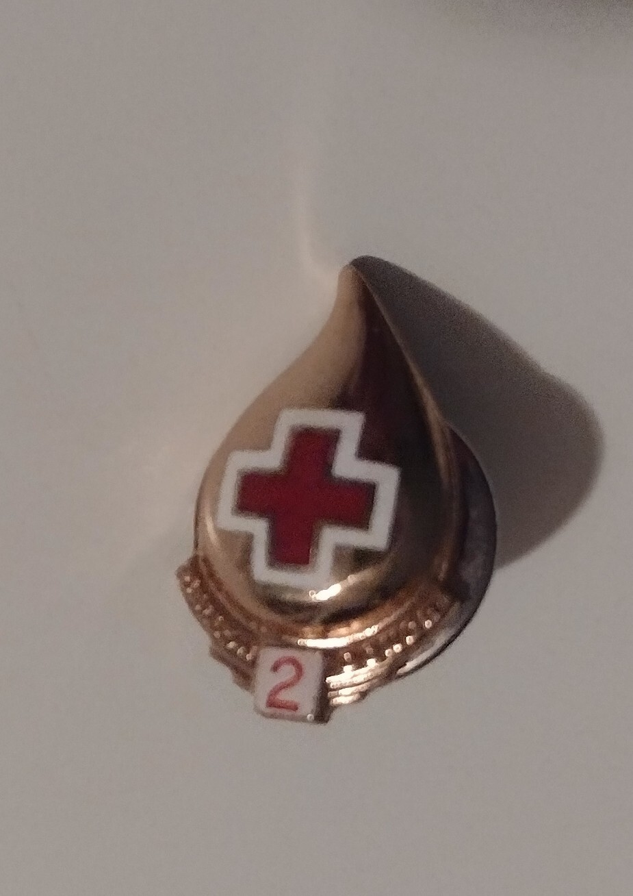 Red Cross (2) Gallon Blood Donor Pin. | eBay