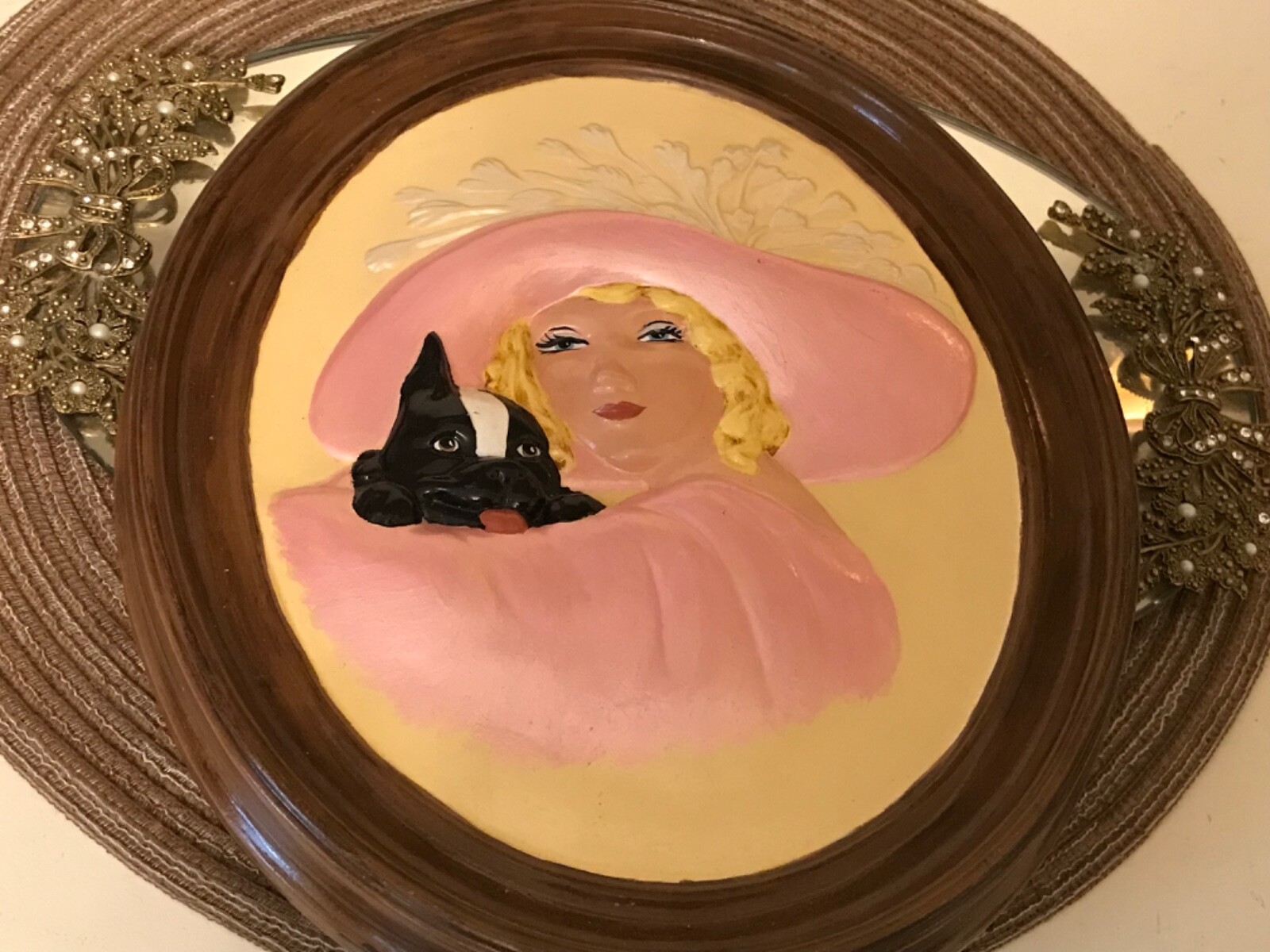 VTG DUNCAN Mold painted GIRL HOLDING DOG WALL PLAQUE OVAL deco 1975 | eBay