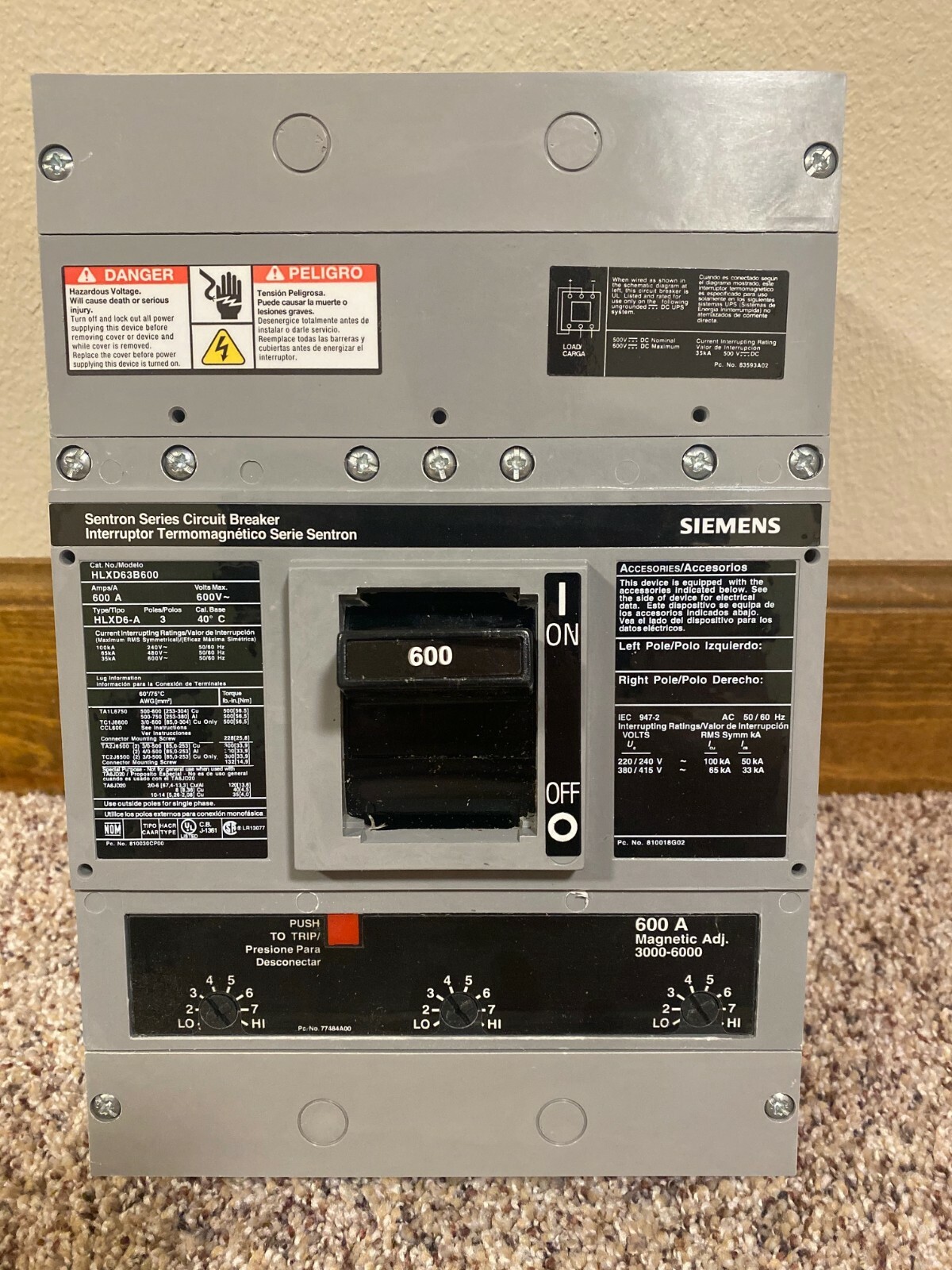 Siemens HLXD63B600 Thermal Magnetic Molded Case Circuit Breaker - Gray ...