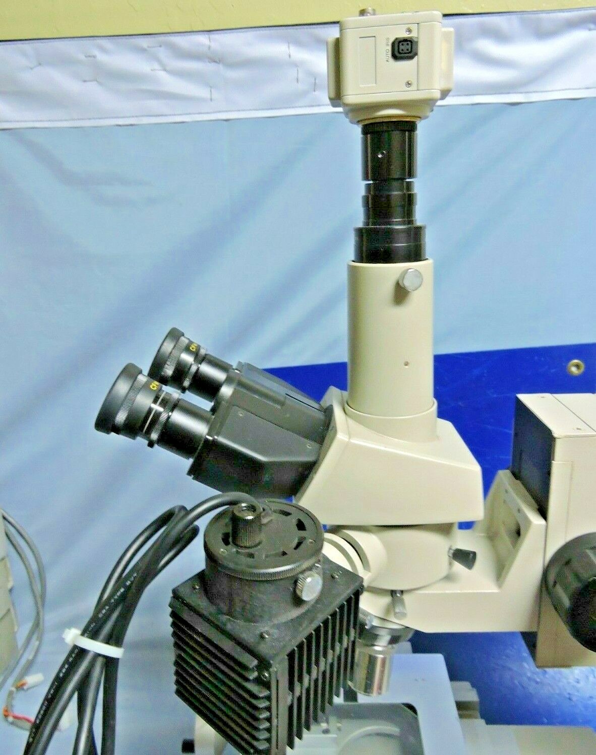 Nikon UM-2 Measurescope Toolmakers Measuring Microscope X-Y Table Stage ...