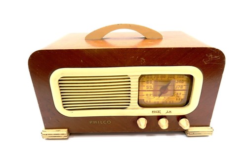 Vintage PHILCO 41-221 AM / SW Tube Radio Wood circa 1941 ~ Works but ...