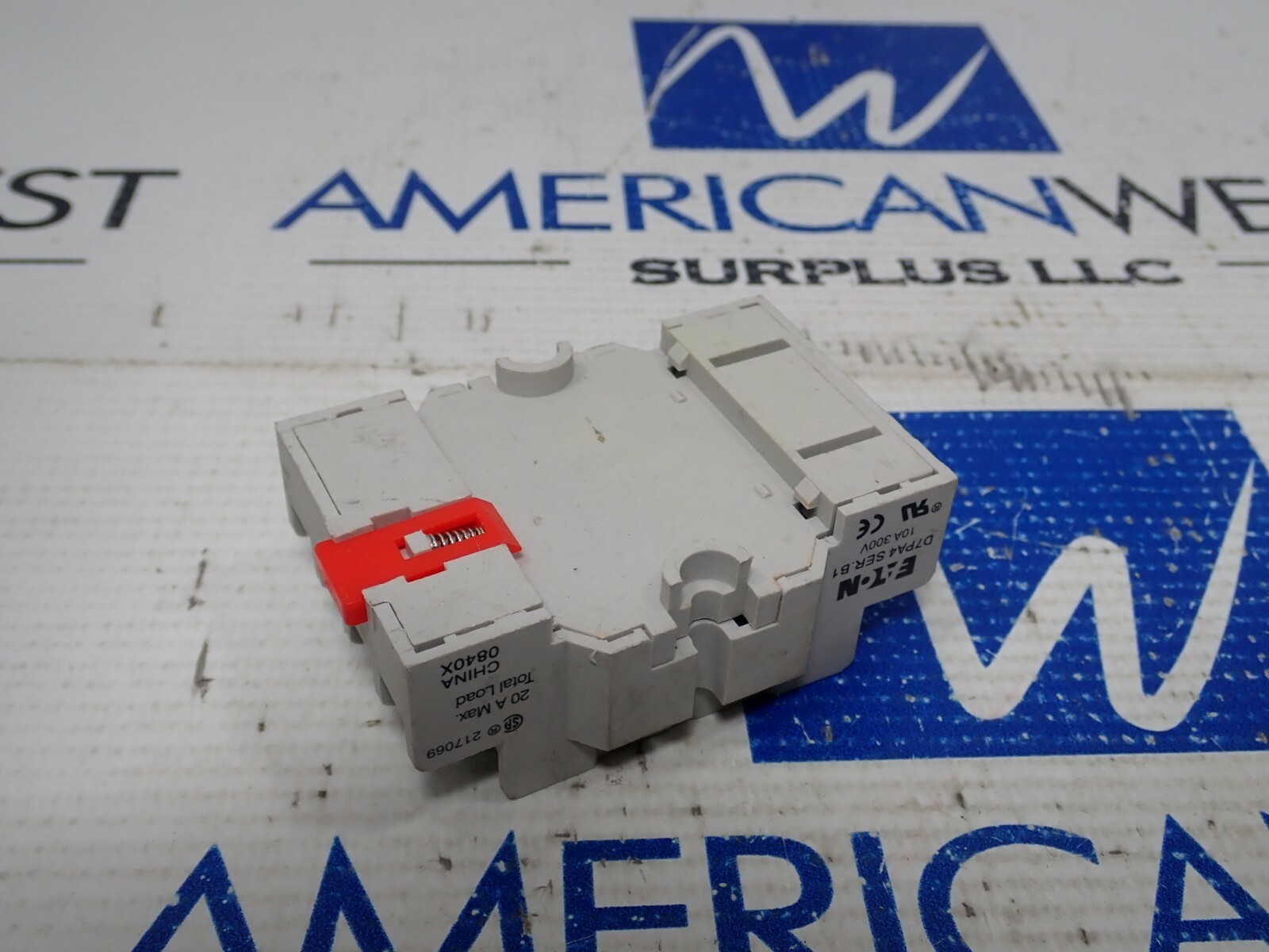 EATON D7PA4 SOCKET RELAY BASE 10A 300V | eBay