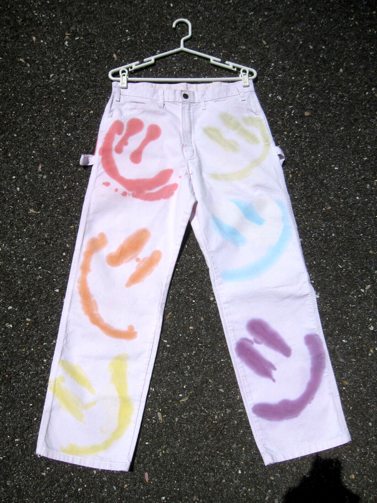 SHERWIN WILLIAMS Painted Smiley Face Splatters Painte… - Gem
