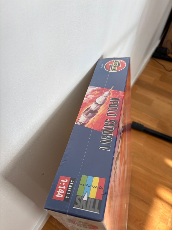 Airfix Air & Space Model 1:144 Apollo Saturn V Sealed in Original ...
