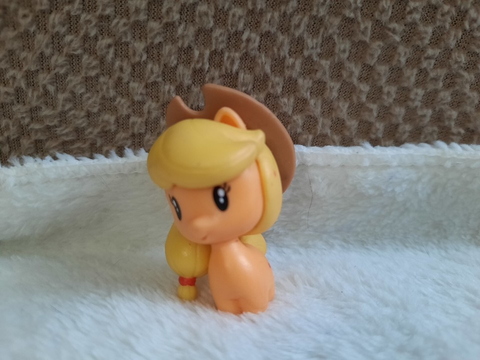 2" My Little Pony Cutie Mark Crew Apple Jack BB Yellow W/3 Red Spots | eBay