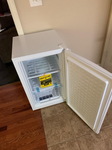BRAND NEW IN BOX! FREEZER WHS-109FW1 Upright Freezer, 3.0 Cubic Feet ...