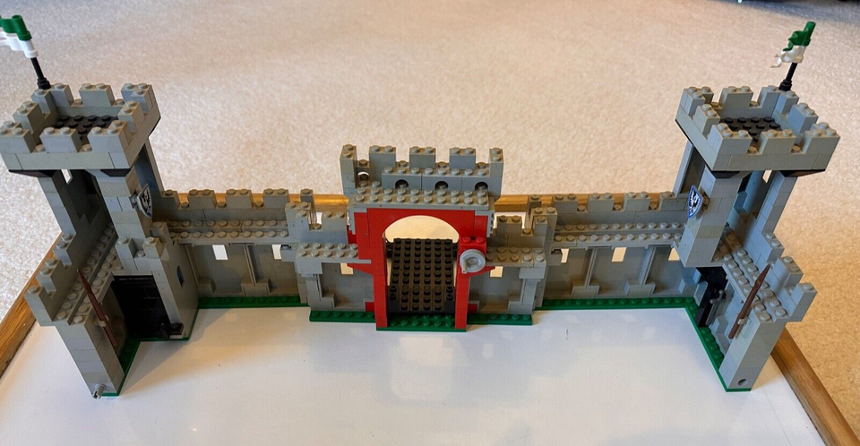 Vintage LEGO Castle Set 6073 - Knight's Castle; 99% complete | eBay