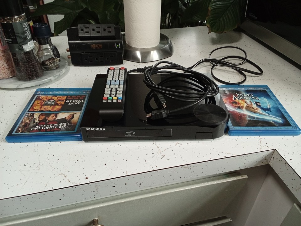 samsung blu-ray player Wi-Fi BD-f6700 W/Remote, HDMI Cable, & 2 Blue ...