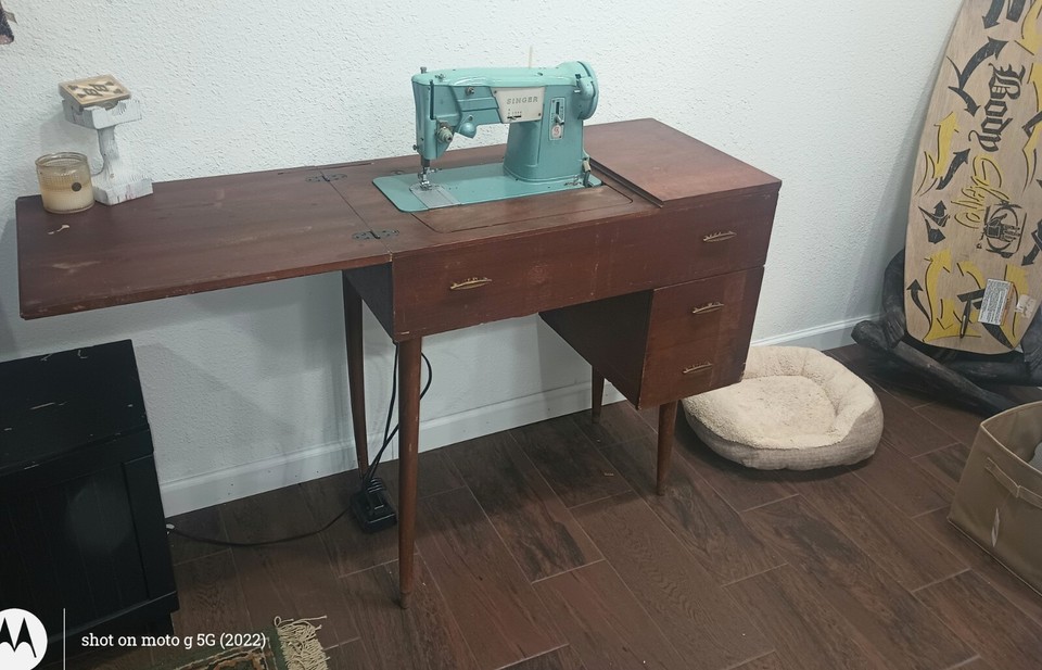 VIntage 1966 SInger 600 Sewing machine with Table | eBay