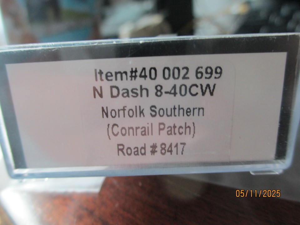 N Scale Atlas #40002699 Dash 8-40CW Locomotive NS (Conrail Patch) #8417 ...
