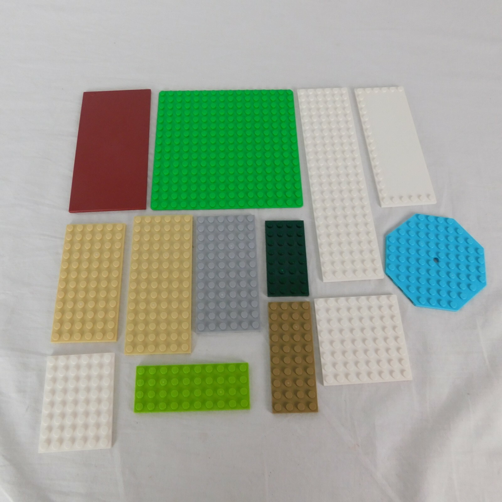 Lot of 13 Lego Plates 16x16 Grass Blue Octagon 8x16 Dark Red Tile 6x12 ...