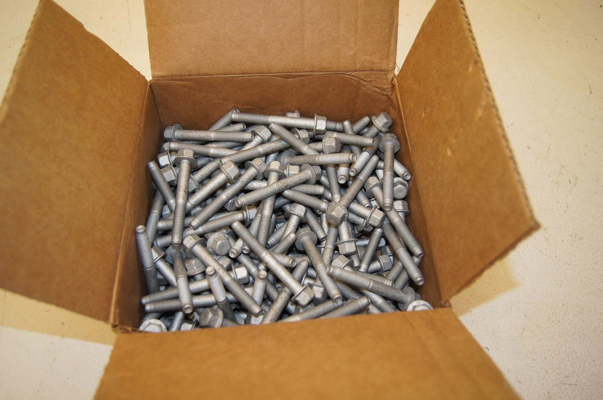 GM Bolts Pack of 2 New OEM M10 X 1.5 X 80mm 11518634 11516307 11588748 ...