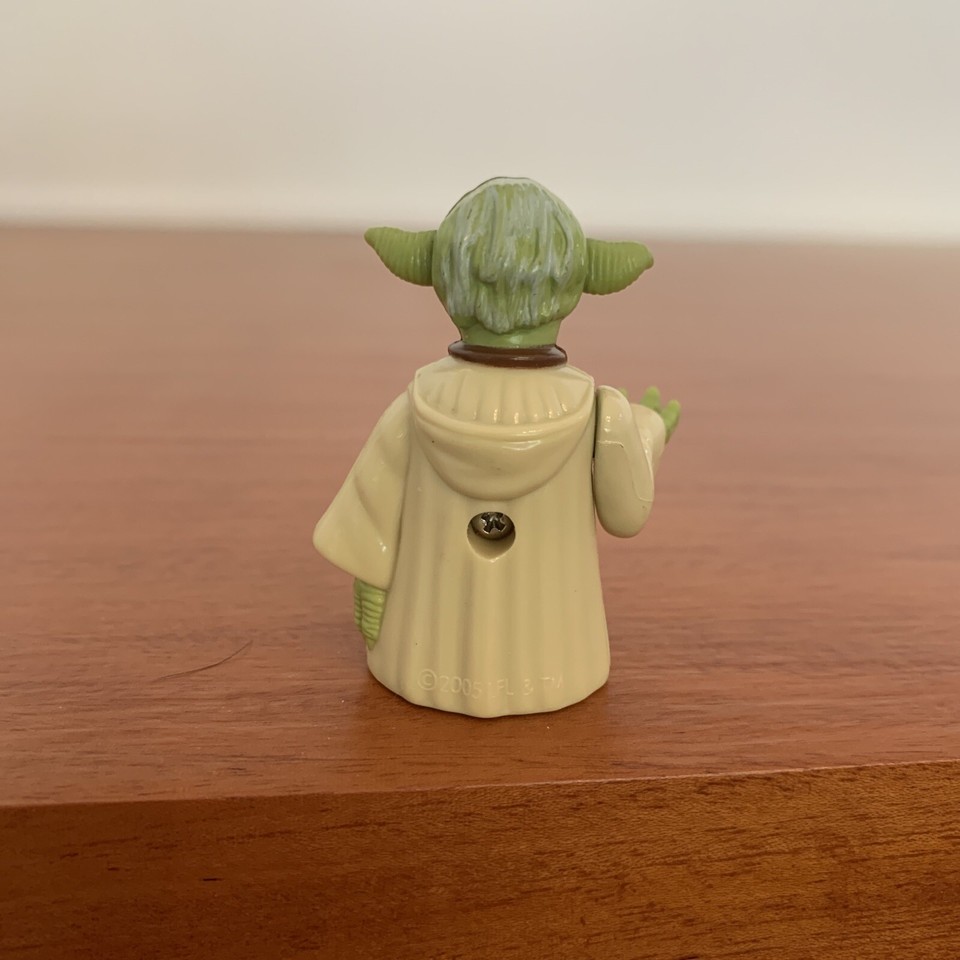 ⭐️Star Wars⭐️ Yoda 2005 Action Figure 2 inch Toy Spring Loaded Arm | eBay