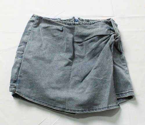Shein Women's MOD Twist Front Light Wash Mini Denim Skort LB3 Blue Size ...