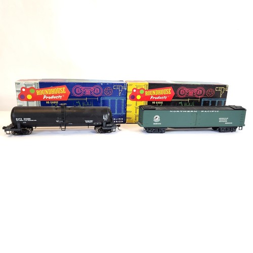 Roundhouse Products 50' GATX Tank Car and Northern Pacific Reefer Car ...