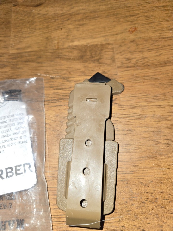 US MILITARY ISSUE GERBER COYOTE BROWN STRAP CUTTER SEAT BELT HOOK KNIFE ...