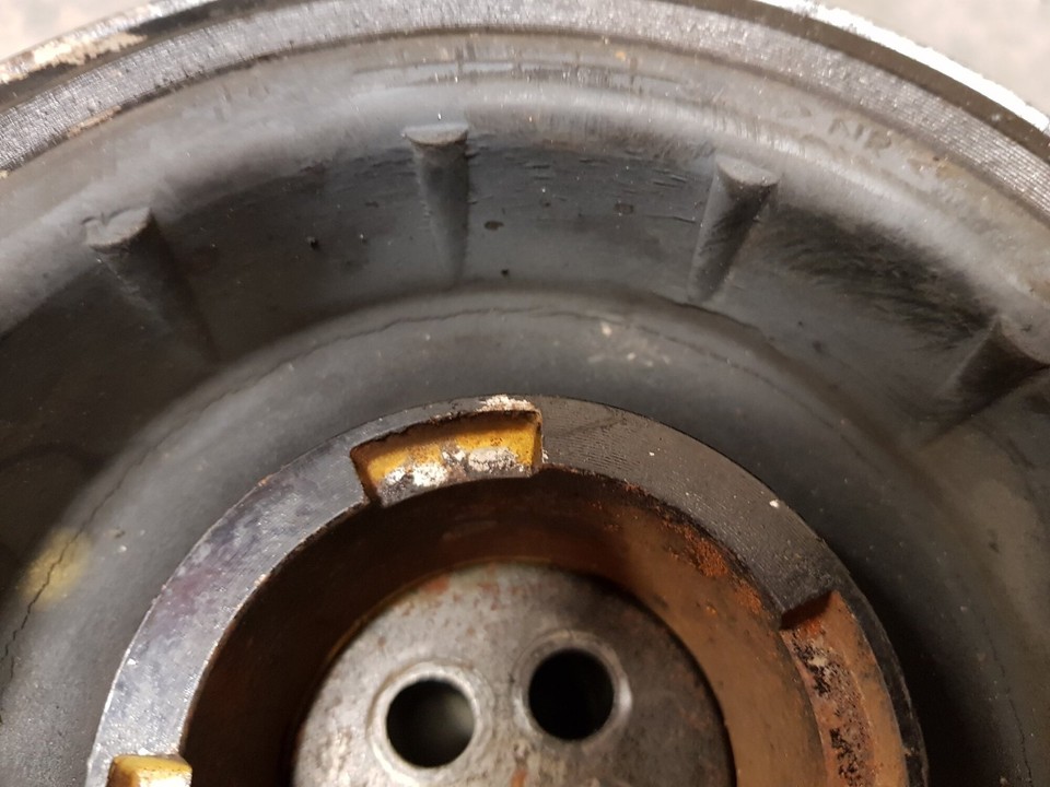 BMW CRANKSAHFT PULLEY WITH MICROCRACKS 7793593 11237793593 8511371 AA ...