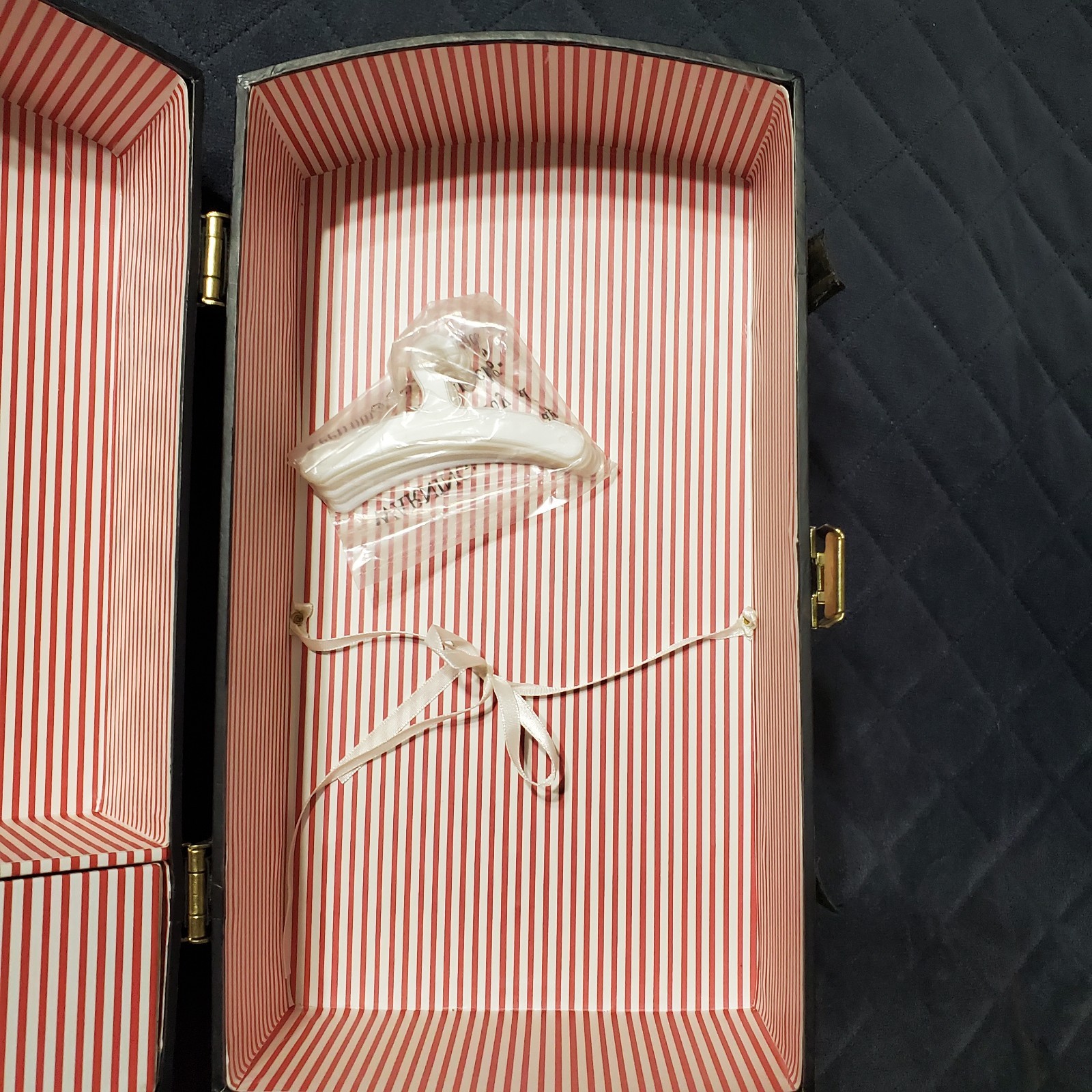 Mary Engelbreit Robert Tonner Christmas Trunk for Ann Estelle Doll Case ...