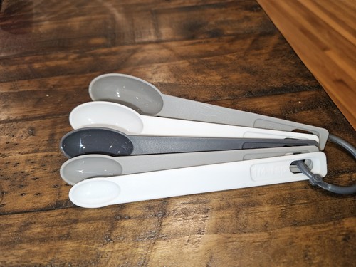 Set Of 5 Extra Long Measuring Spoons Greys And White | eBay