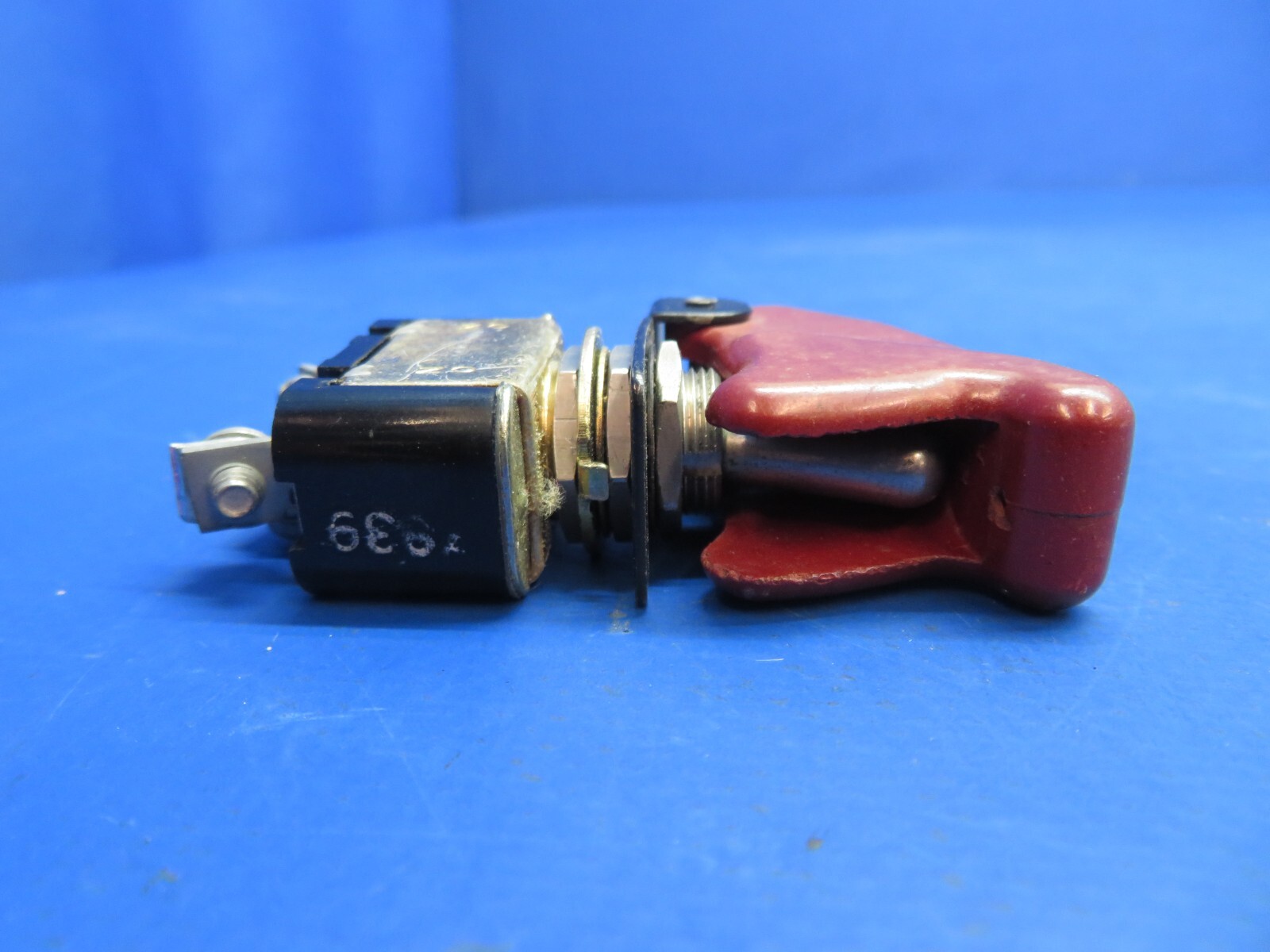 Piper Aerostar 602P Toggle Switch P/N MS25125-C3, MS35058-22 LOT OF 9 ...