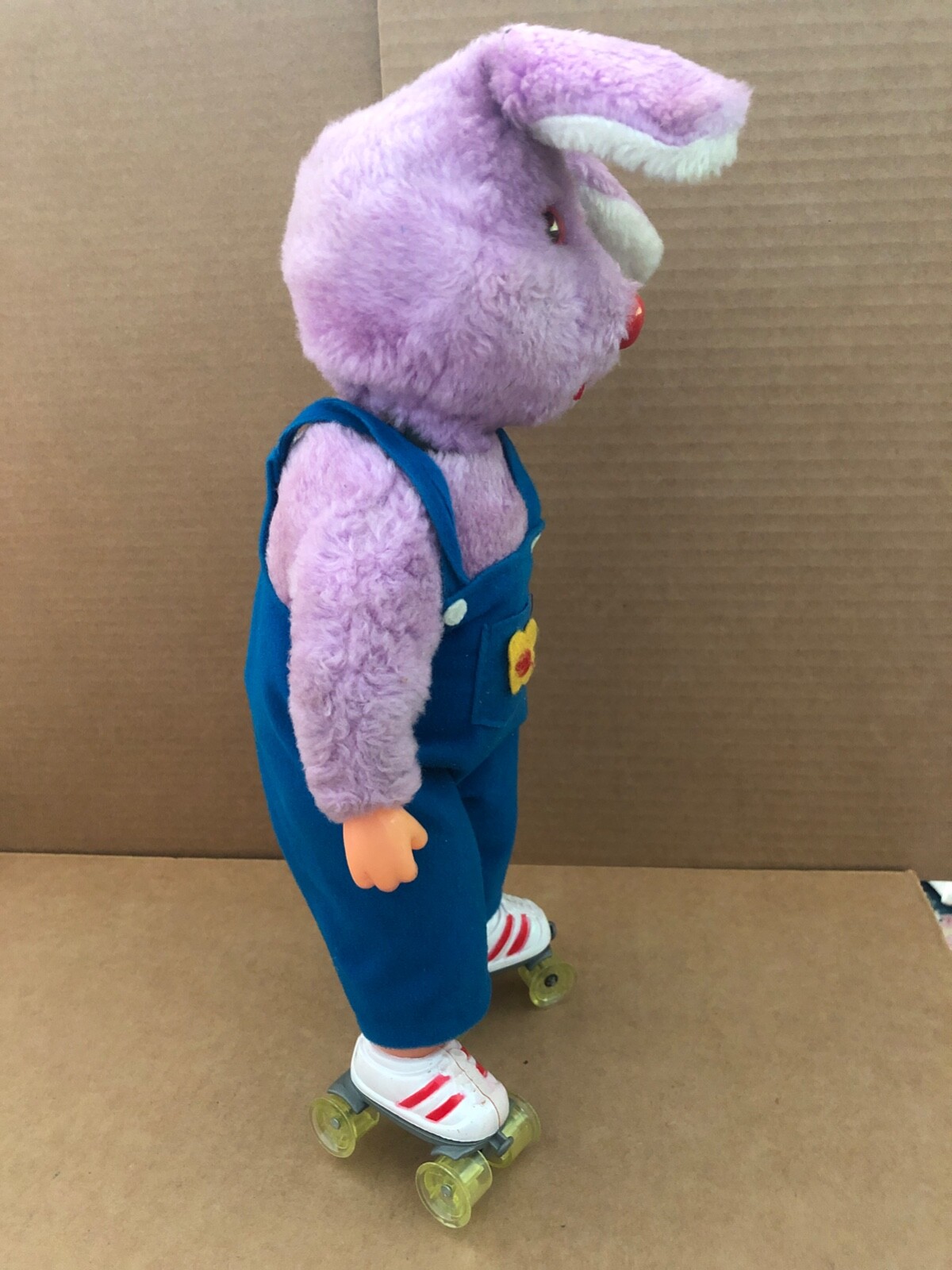 Vintage HAPPY RABBIT Battery Operated Toy ROLLER SKATES tested works ...