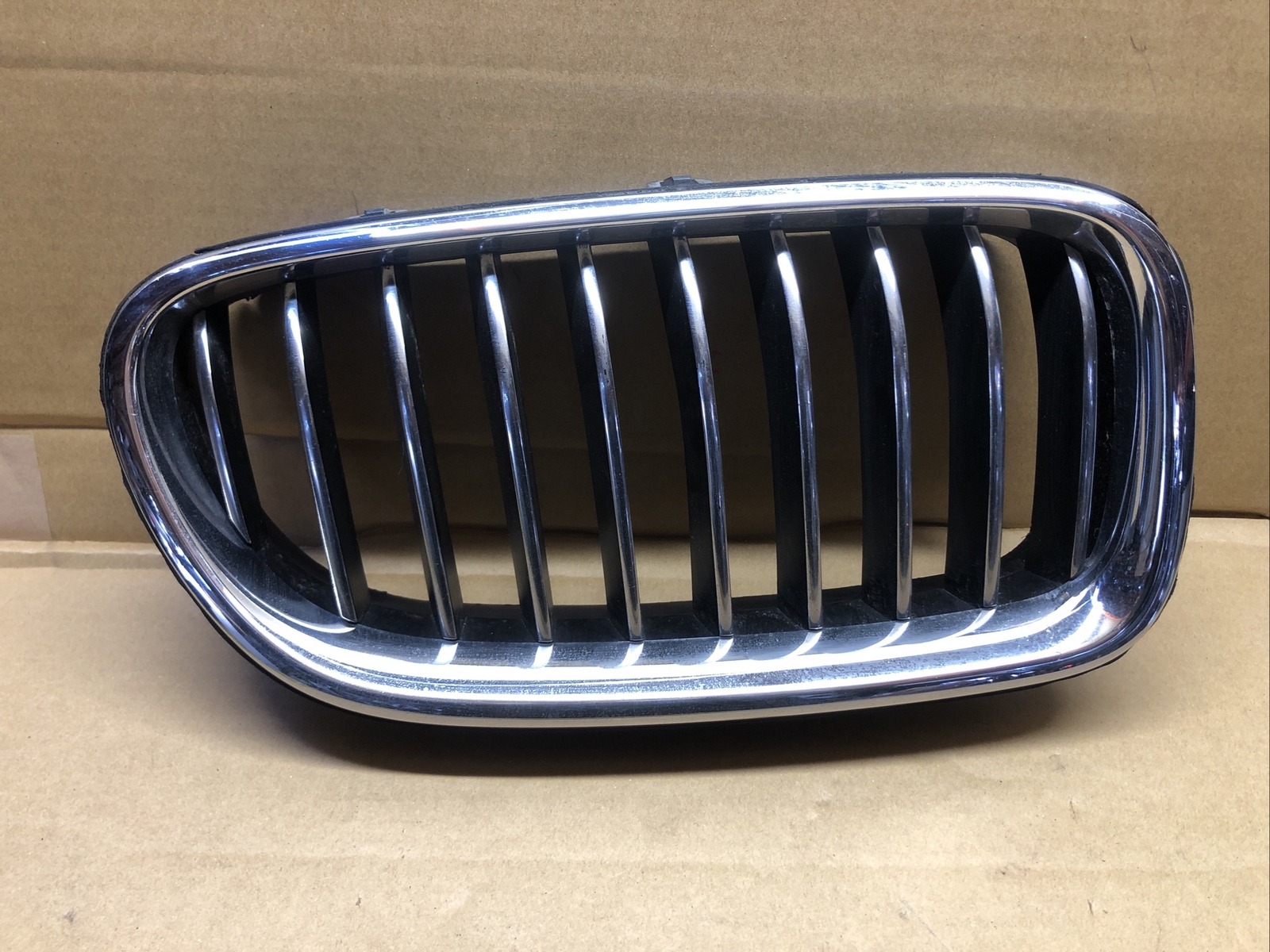 2014 2015 2016 Genuine BMW F10 5-Series Right passenger Grille ...