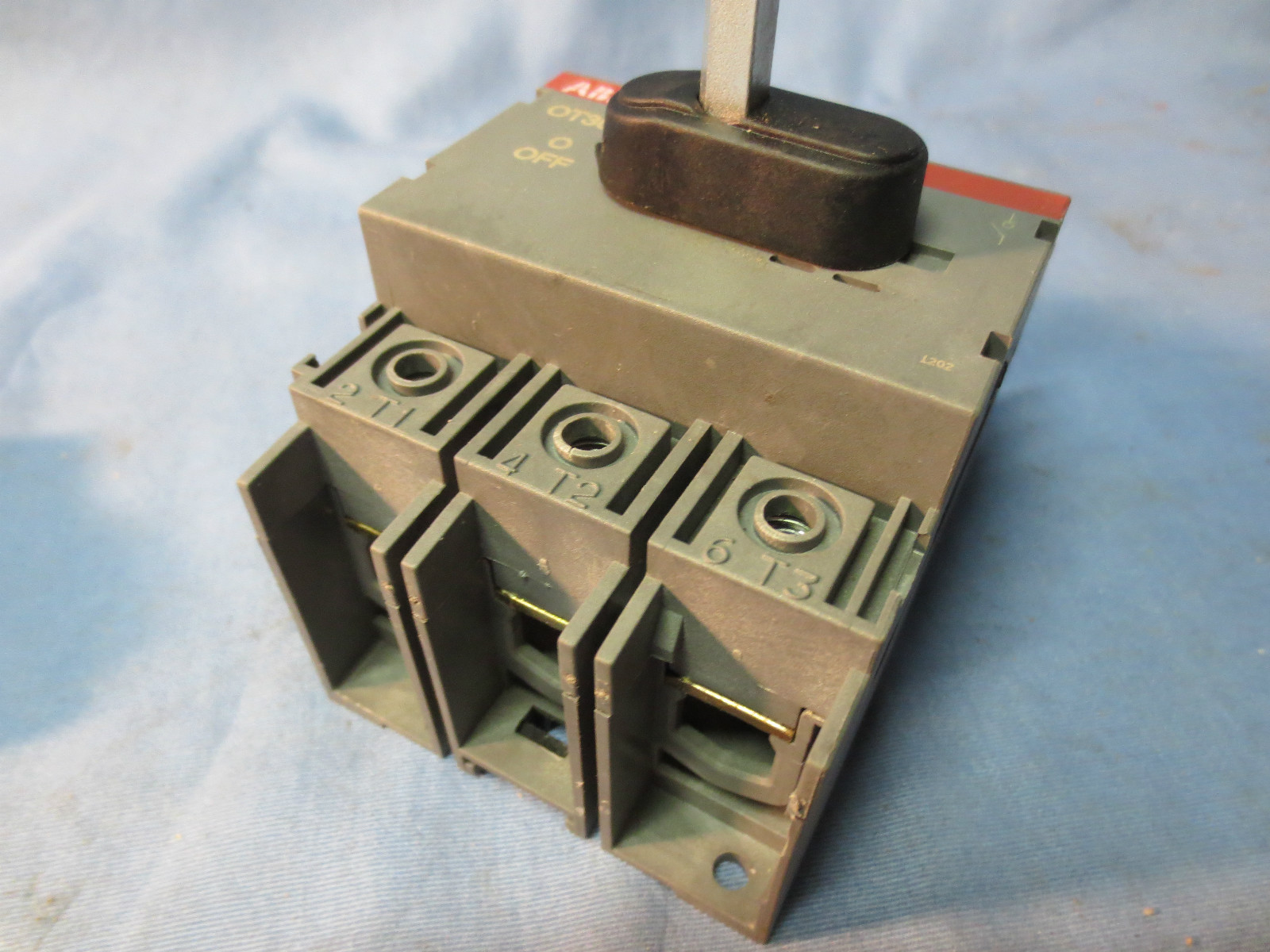 ABB OT30F3 FRONT-OPERATED SWITCH DISCONNECTOR w/ SHAFT & KNOB ...