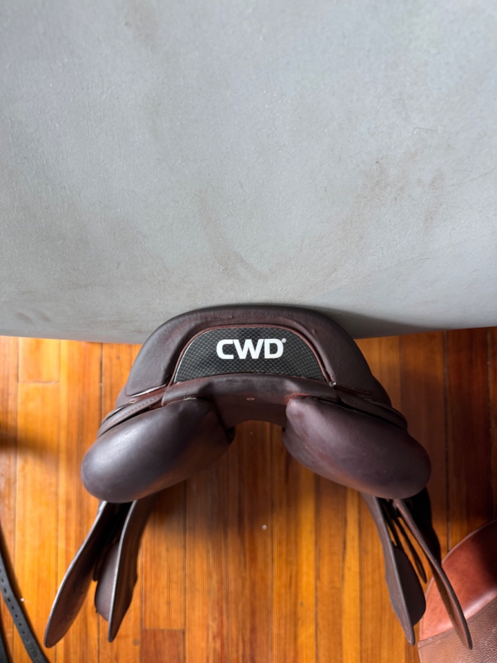 18" CWD SE32 Mademoiselle 2Gs Saddle - 2021 - Full Buffalo - MINT | eBay