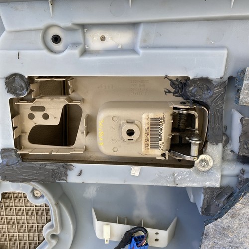 2003- 2011 Lincoln Town Car Driver Door Left Front Panel Parchment Tan ...